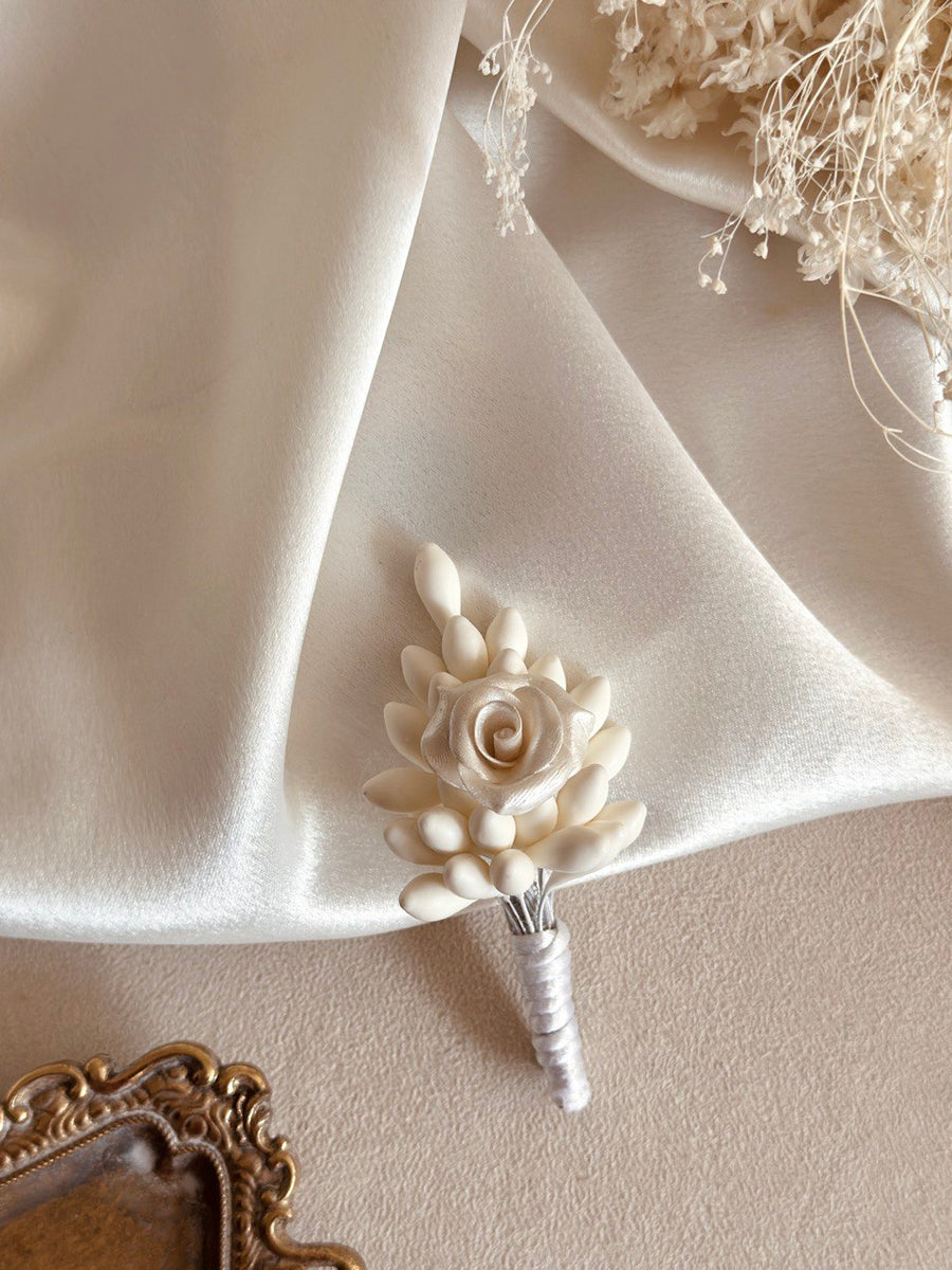 Botonier Romelia de Novio para Boda Azahares y Flor Eterna de Pasta ...